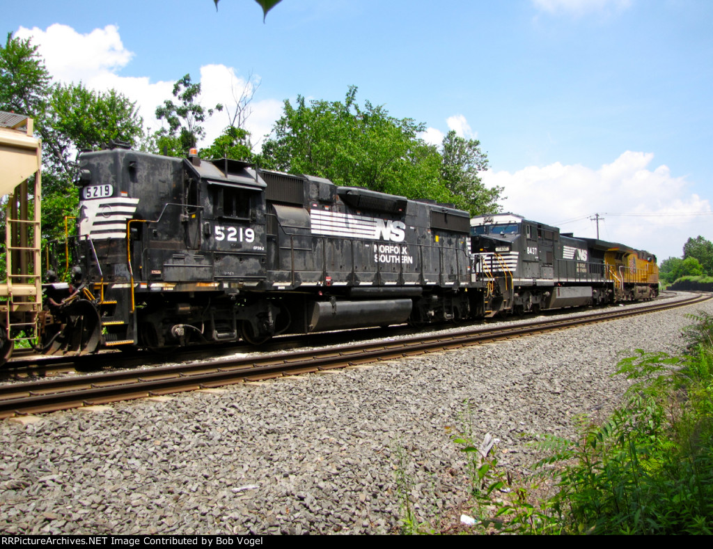 NS 5219 and 8437; UP 7725